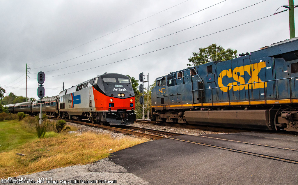 Amtrak 90 and CSX Q409 meet
